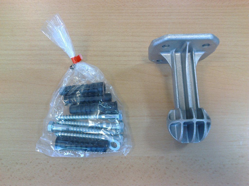 HAKR SPACE HOOK držák pro uložení nosiče na tažné zařízení | Omnipuls